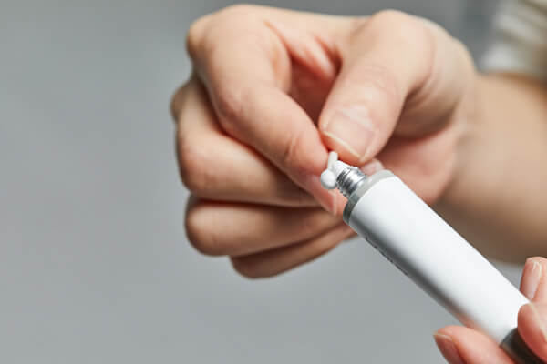 Dos and Don'ts of Ointment Use: Tips for Proper Wound Healing
