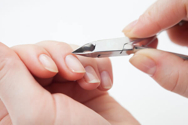 10 Right Ways to Trim Your Nails and Avoid Injuries
