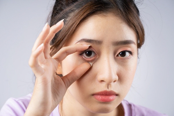 10 Important Facts You MUST Know About Eye Boogers: Signs, Symptoms ...