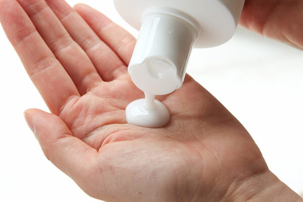 Choosing the Right Moisturizer: A Guide to Hydrated Winter Skin