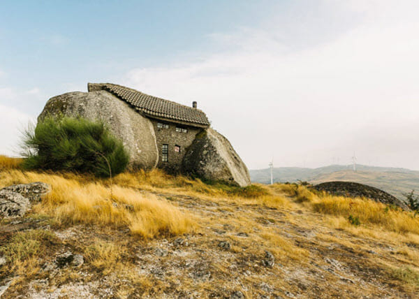 10 Unique Buildings Around the World You Need to See Before You Die