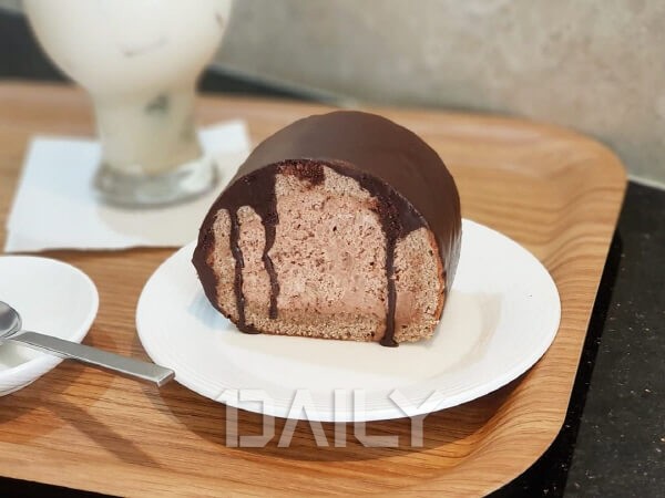 데일리 - 너무 예뻐 먹기 아까운 롤케이크, 입에서 사르르 녹네! 푸드 롤케이크맛집,롤케이크,맛집,롤케이크맛집추천,비주얼,롤 ...