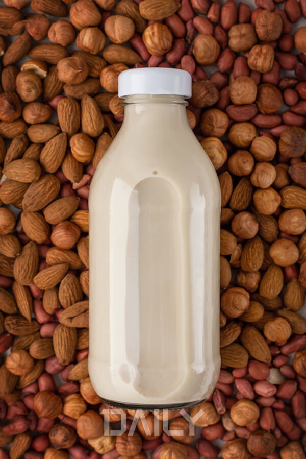 데일리 우유 먹으면 속 안 좋은 사람도 마실 수 있는 특별한 우유 푸드 우유우유종류유당불내증유당불내증원인대체우유우유칼슘유제품아몬드우유단백질알레르기유당분해요소