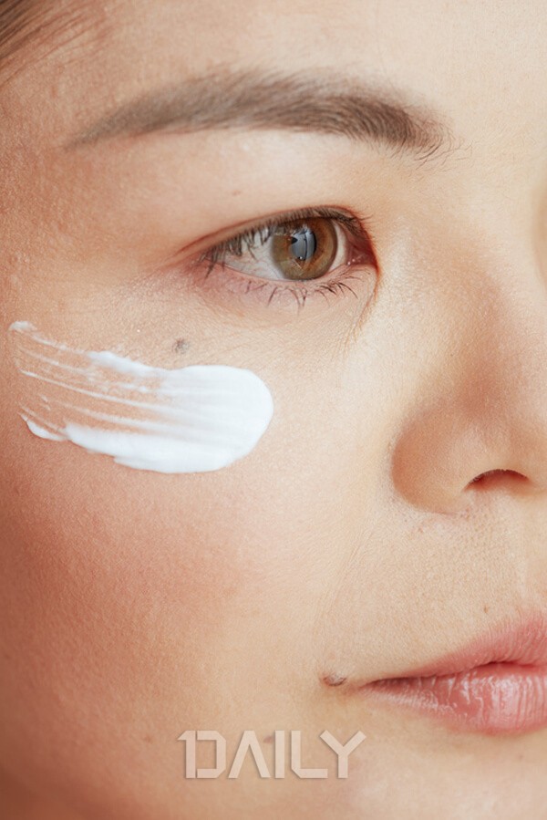 데일리 안 바르고 붙이기만 하면 되는 신박한 자외선 차단제 뷰티 자외선차단패치자외선차단패치자외선차단자외선차단패치효능자외선차단패치효과선크림패치형자외선차단제