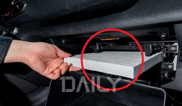 데일리 더워서 자동차 에어컨 켰는데 식초 냄새가 나는 이유 재미 자동차에어컨청소자동차에어컨청소자동차에어컨에어컨청소자동차에어컨냄새자동차에어컨필터에어컨필터에어컨가스