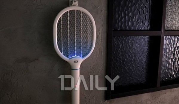 데일리 모기 소리 들리면 잠 깨는 사람이 옆에 두고 자는 물건 쇼핑 전기모기채추천전기모기채전기모기채모기채추천전기모기채종류전기파리모기채트랩파리채전기파리채